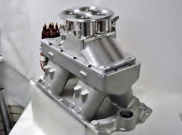 Alkydigger's SB Chevy tunnel Ram with Buffco Riser and 2300 cfm AccuFab ...