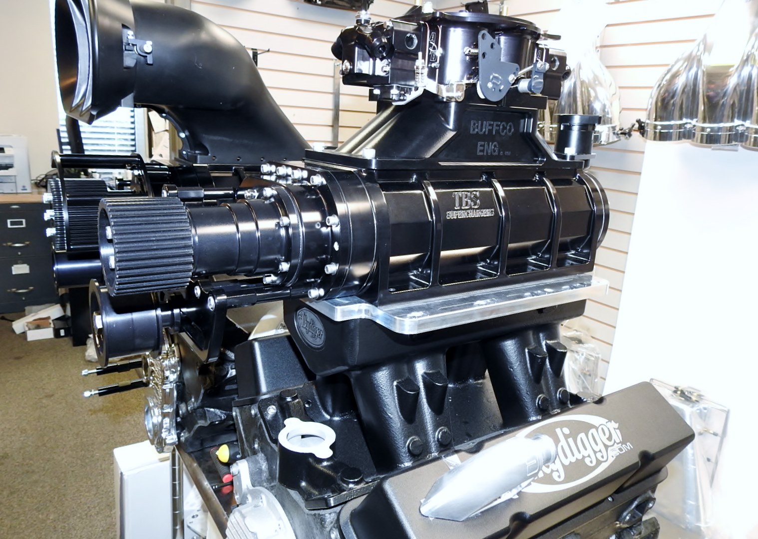 TBS-3115 - TBS 250 BLACK Blower on a SB Chevy tunnel Ram- Blower Kit